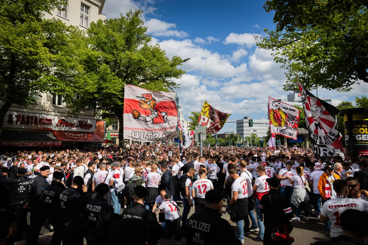 DFB-Pokal: So feiern die Fußball-Fans von Bielefeld und Stuttgart das ...